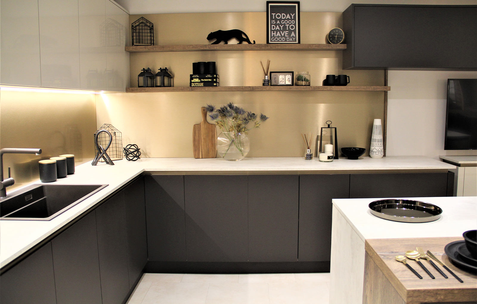 How to Design a Modern Luxury Kitchen (without breaking the bank ...